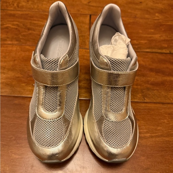 Sneex | Shoes | Womens Silver Heels | Poshmark